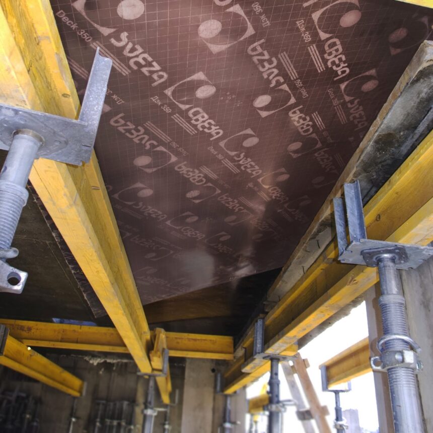 CONTREPLAQUÉ FILMÉ (BAKÉLISÉ) – Comarbois