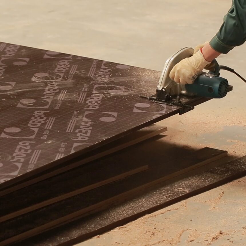 CONTREPLAQUÉ FILMÉ (BAKÉLISÉ) – Comarbois